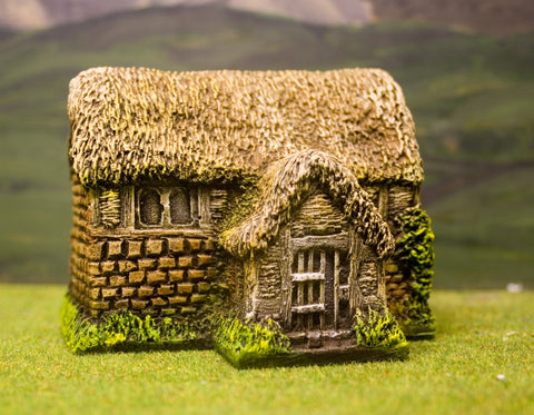 ZX15 Pre-Painted Medieval Stone House with Thatched Roof (15mm scale ...